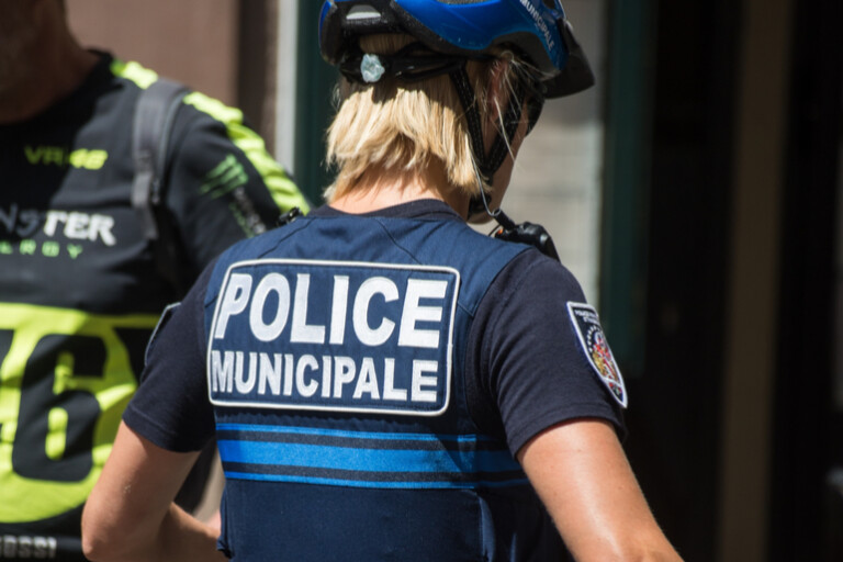 police – IFTH – Institut Français du Textile et de l'Habillement